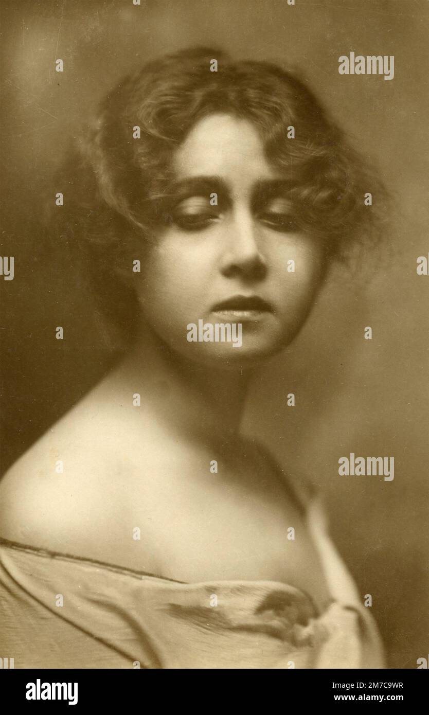 Portrait of unidentified actress of the silent era, 1920s Stock Photo ...