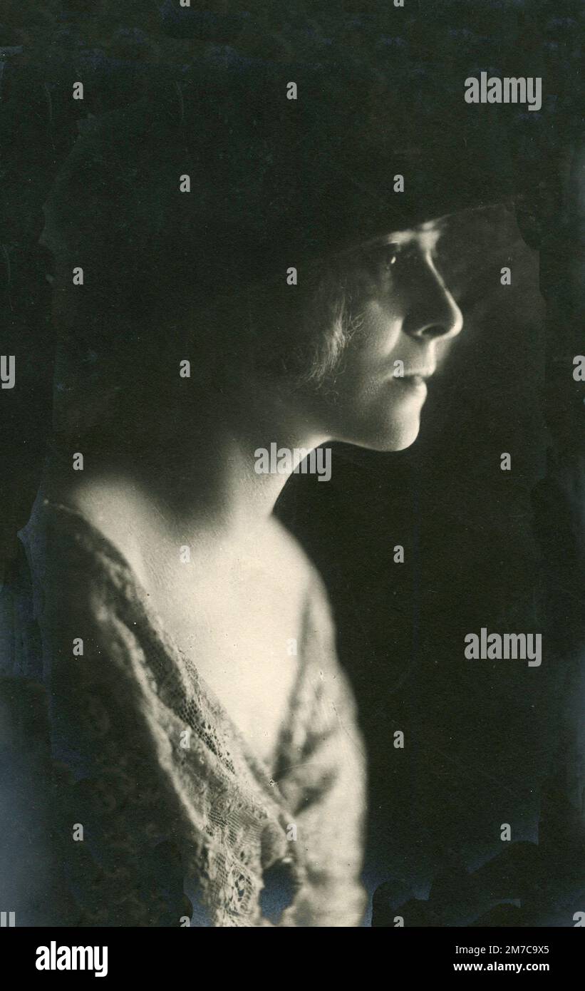 Portrait of Polish-Italian silent film actress Soava Gallone aka ...