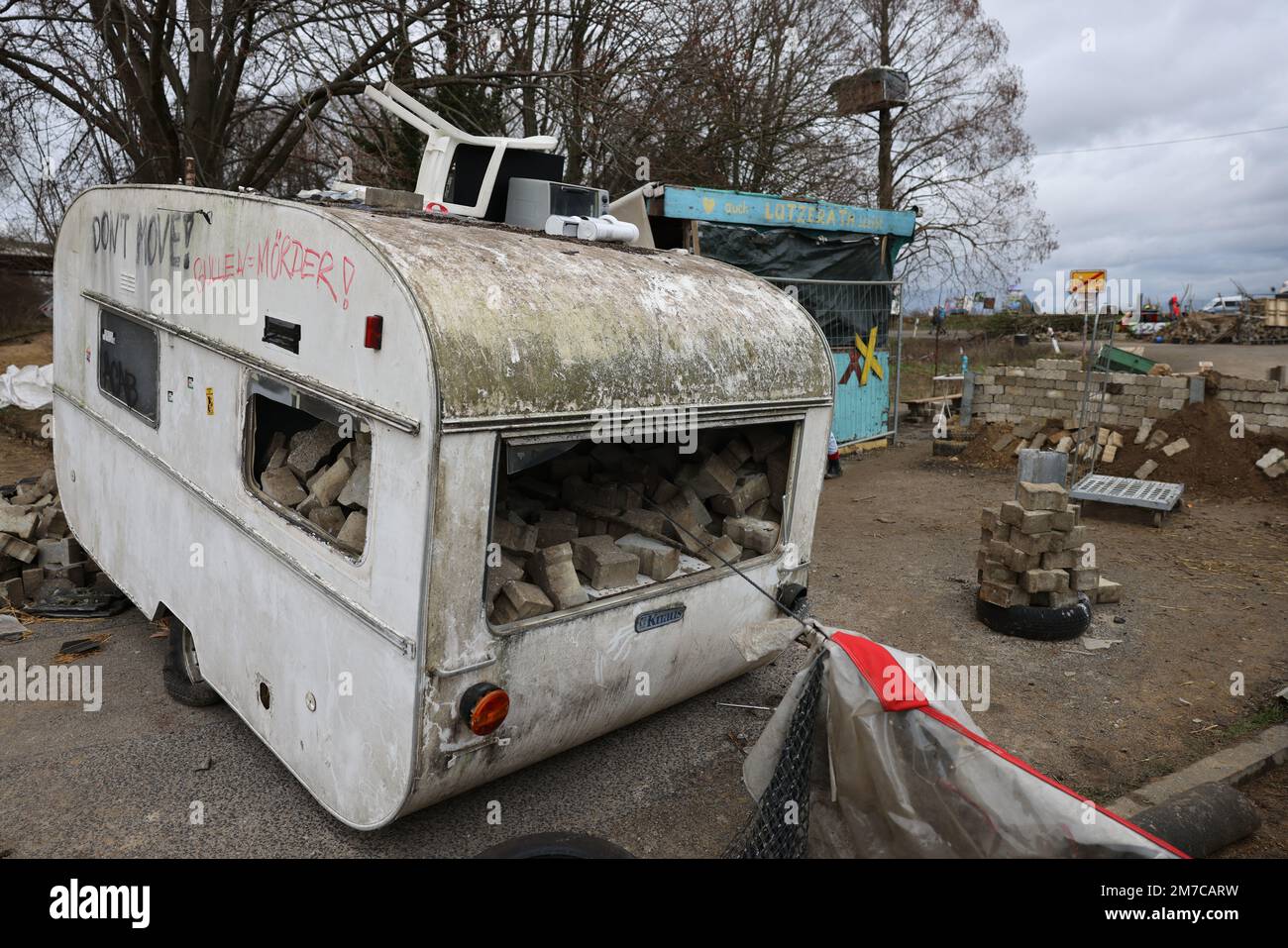 Erkelenz, Germany. 09th Jan, 2023. A camping trailer loaded with stones ...