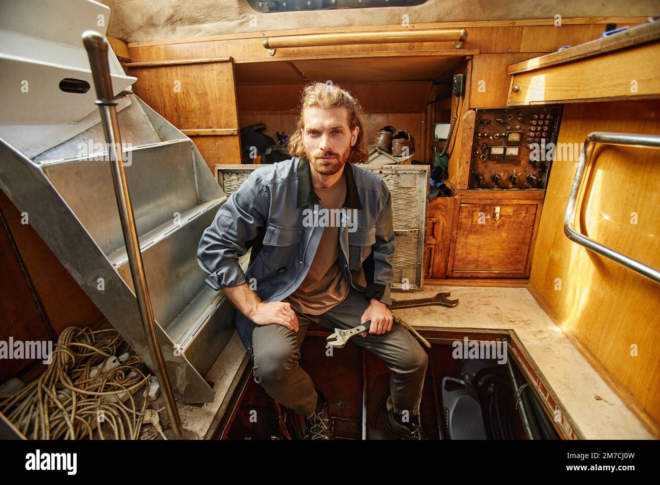 Ship mechanic hi-res stock photography and images - Alamy