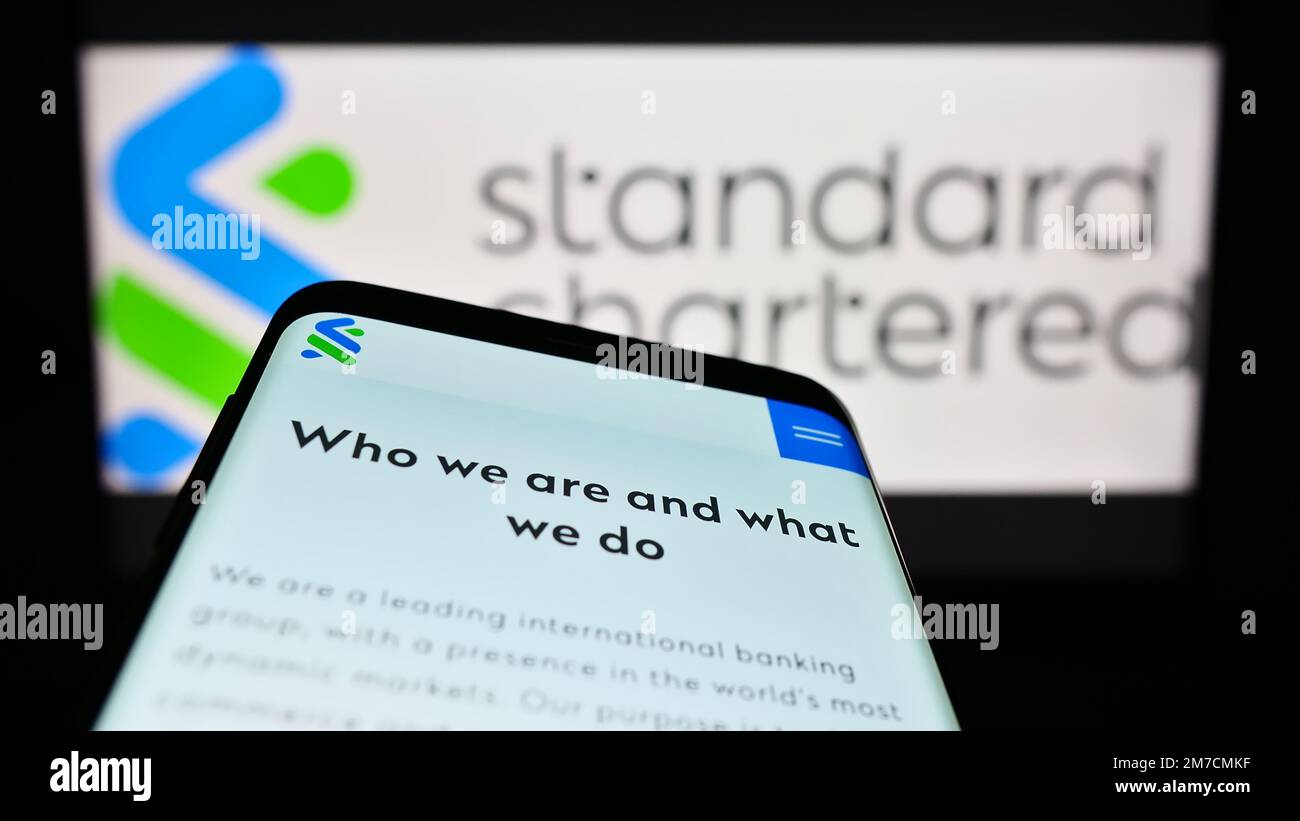 Standard chartered logo hi-res stock photography and images - Alamy