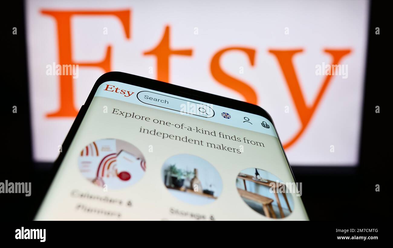 Mobile phone with website of US e-commerce company Etsy Inc. on screen ...