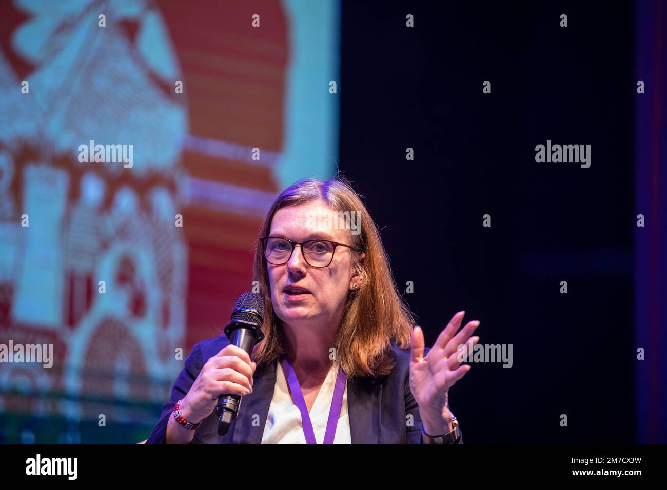 Sarah gilbert hi-res stock photography and images - Alamy