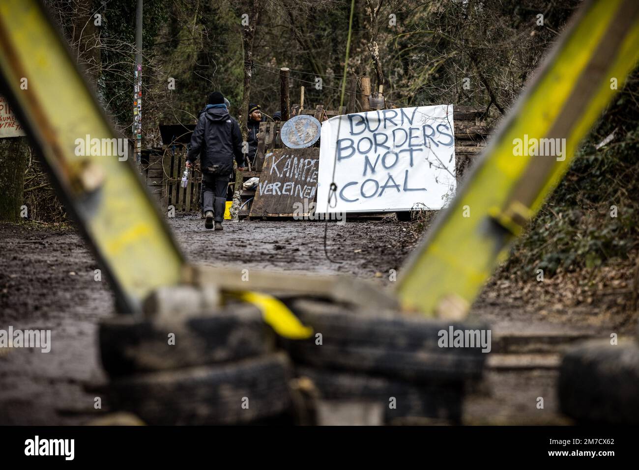 Lutzerath, Erkelenz, Germany. 09th Jan, 2023. LÜTZERATH - Activists in ...