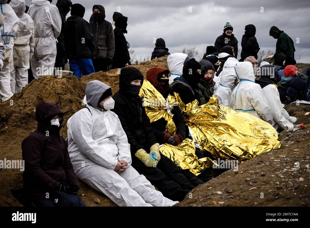 Lutzerath, Erkelenz, Germany. 09th Jan, 2023. LÜTZERATH - Activists in ...