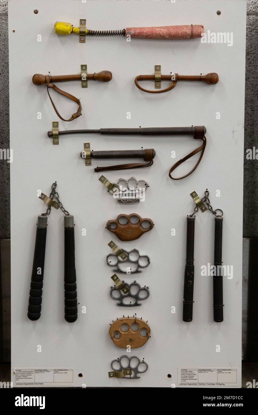 Cutting and stabbing weapons hi-res stock photography and images - Alamy