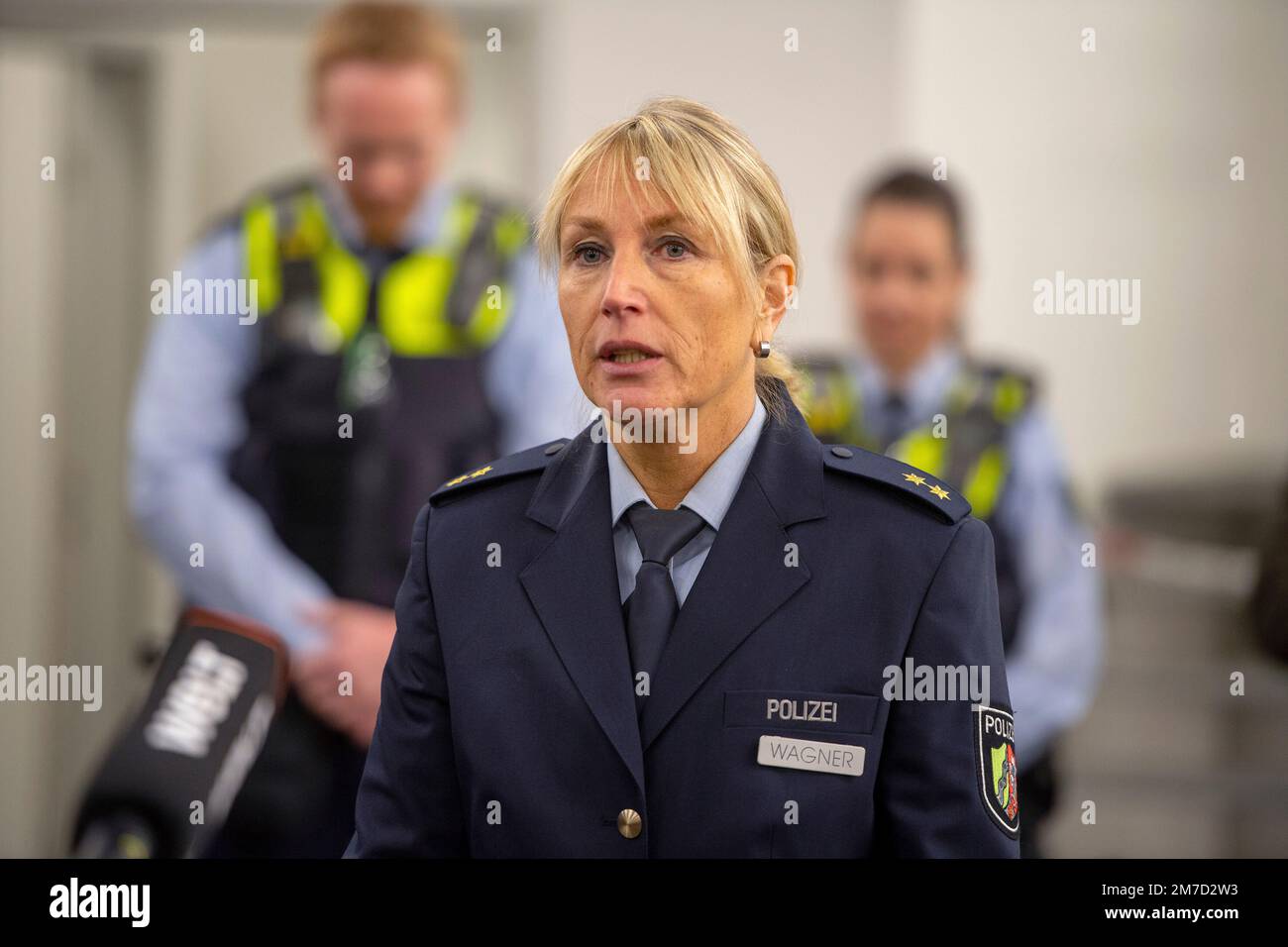 Dusseldorf, Deutschland. 09th Jan, 2023. Anja WAGNER, police adviser ...