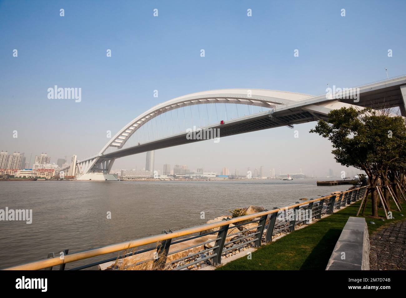 Lupu bridge and shanghai huangpu river hi-res stock photography and ...