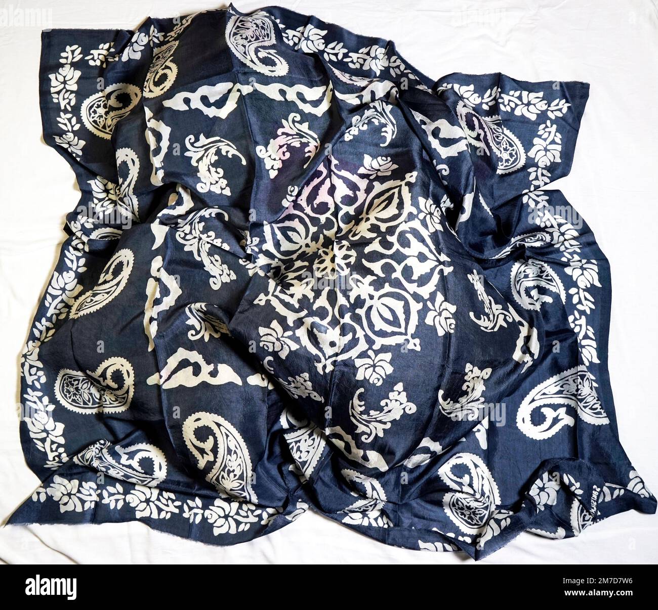 colorful Turkish Oriental beautiful scarves with pictures of natural ...