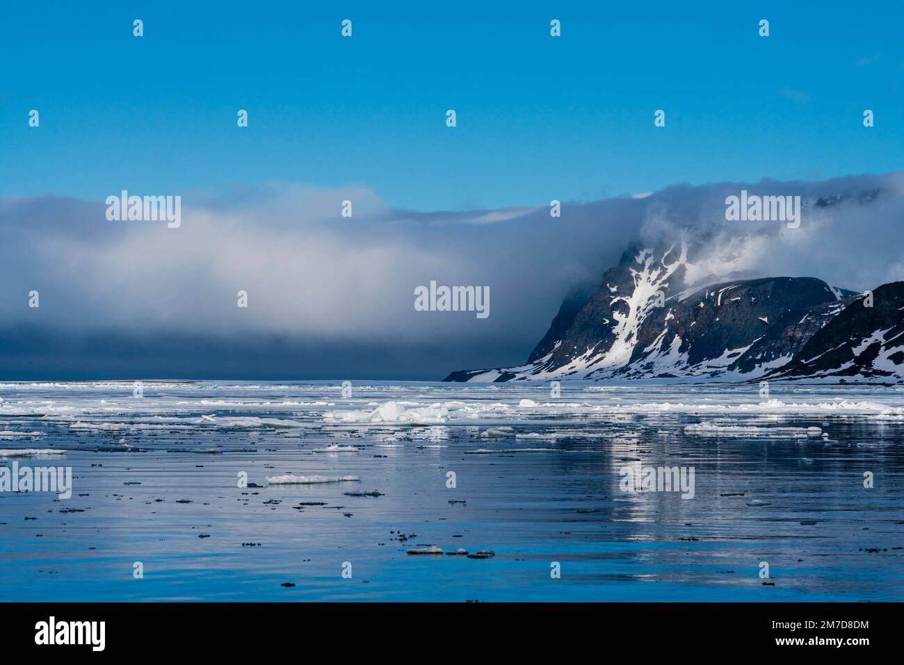 Norway svalbard islands spitzbergen hi-res stock photography and images ...