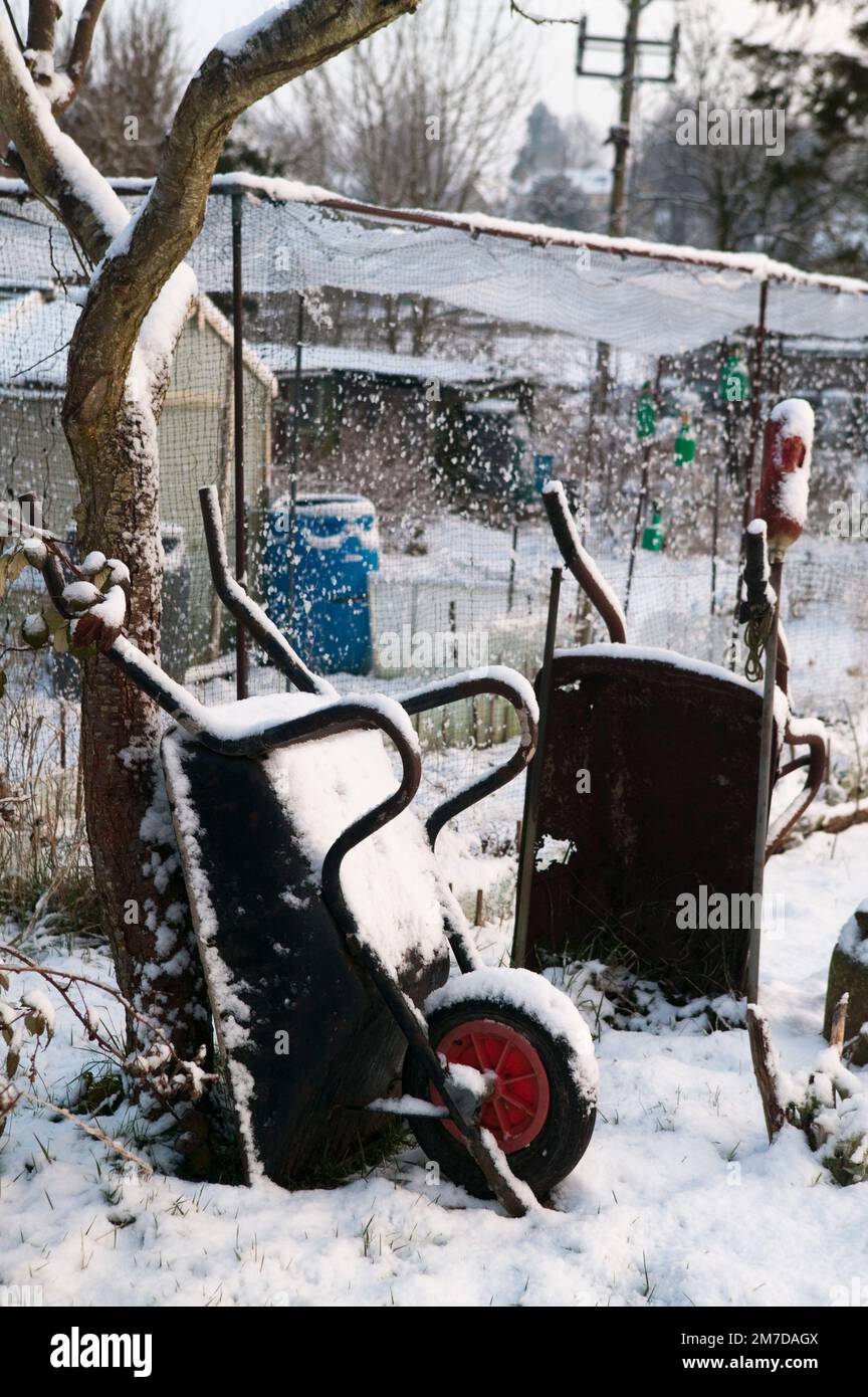 Icey ground hi-res stock photography and images - Alamy