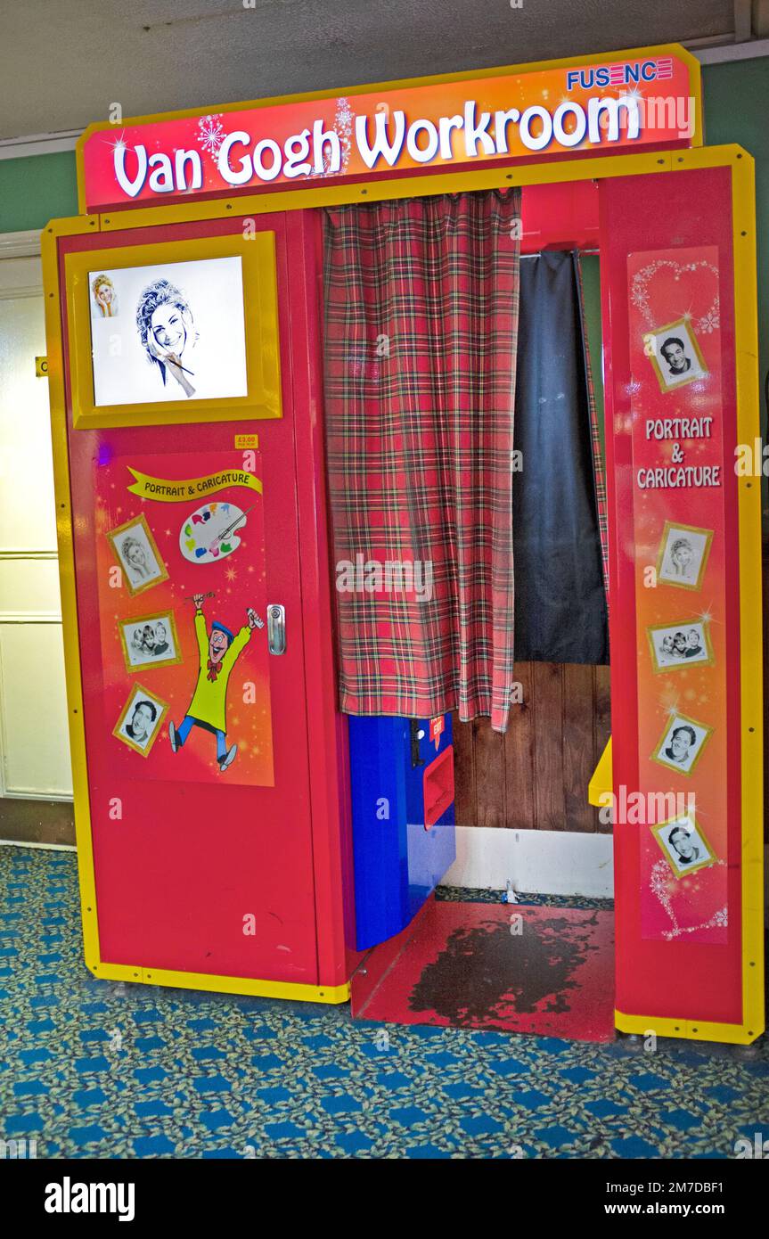 The arcade on Brighton Palace Pier Stock Photo - Alamy