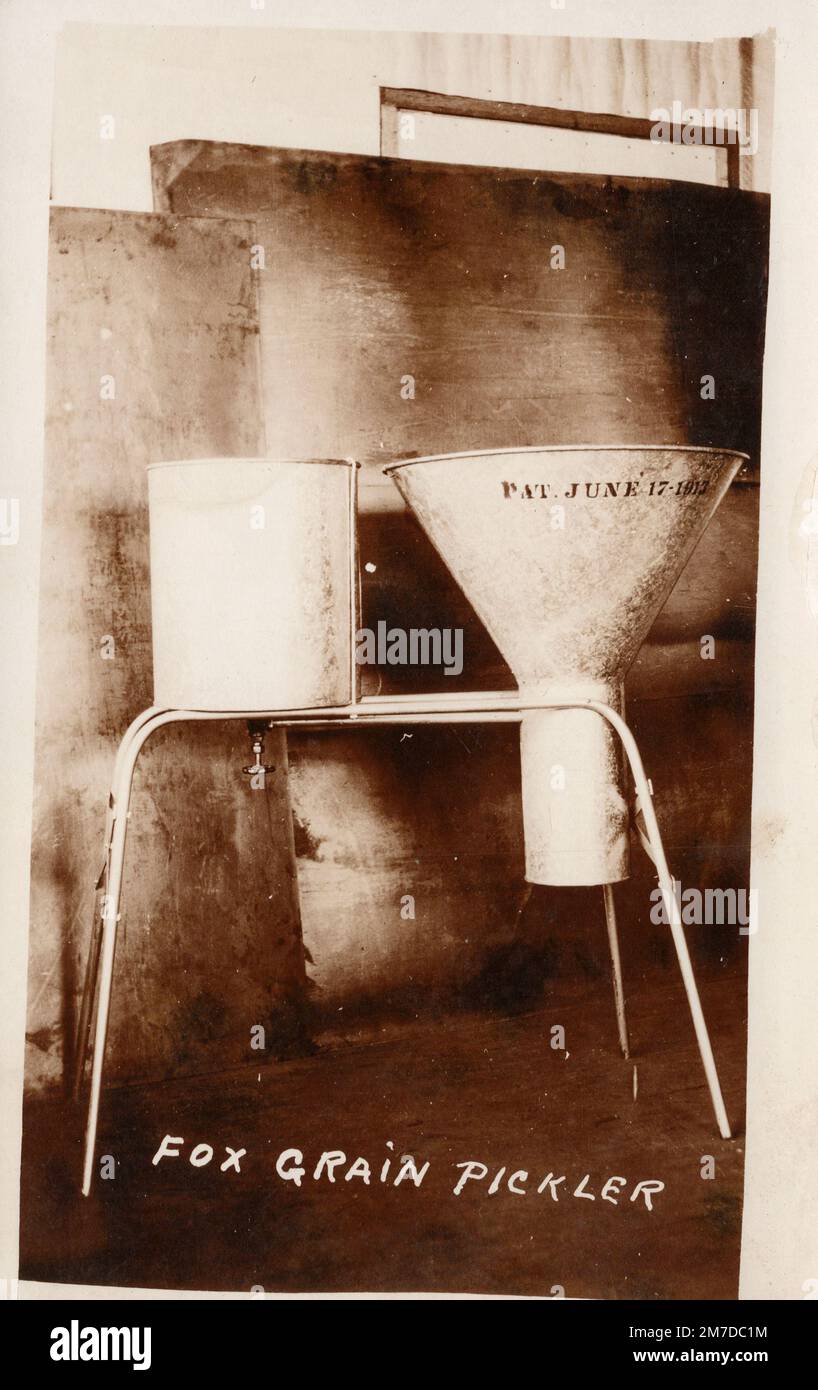 Fox grain pickler hi-res stock photography and images - Alamy