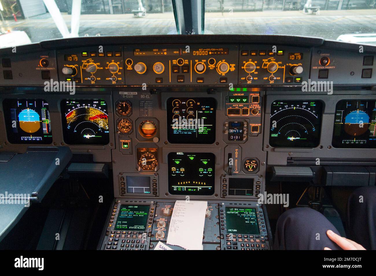 Inside the cockpit and showing the displays of an Airbus A321 aircraft ...
