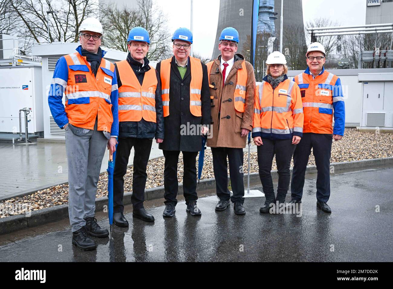 09 January 2023, Lower Saxony, Lingen: Nikolaus Valerius (l-r) Chief ...