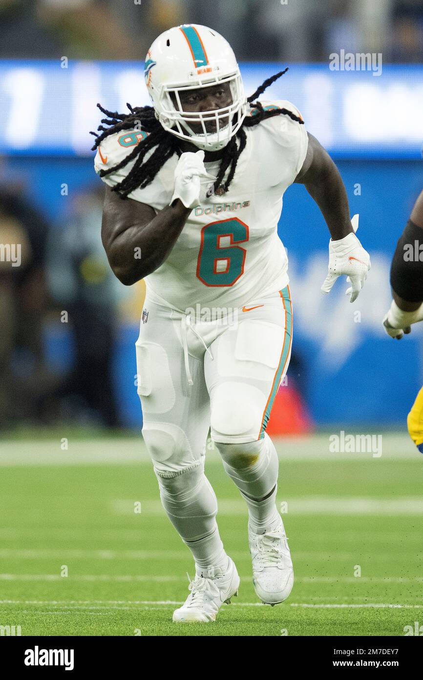 Miami Dolphins linebacker Melvin Ingram (6) runs during an NFL football ...