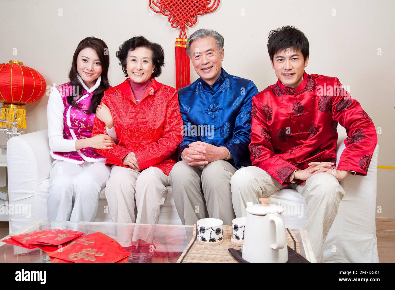 Family life with traditional Chinese style Stock Photo - Alamy