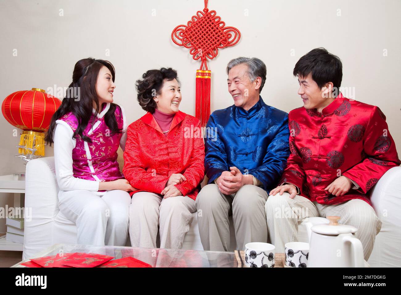 Family life with traditional Chinese style Stock Photo - Alamy