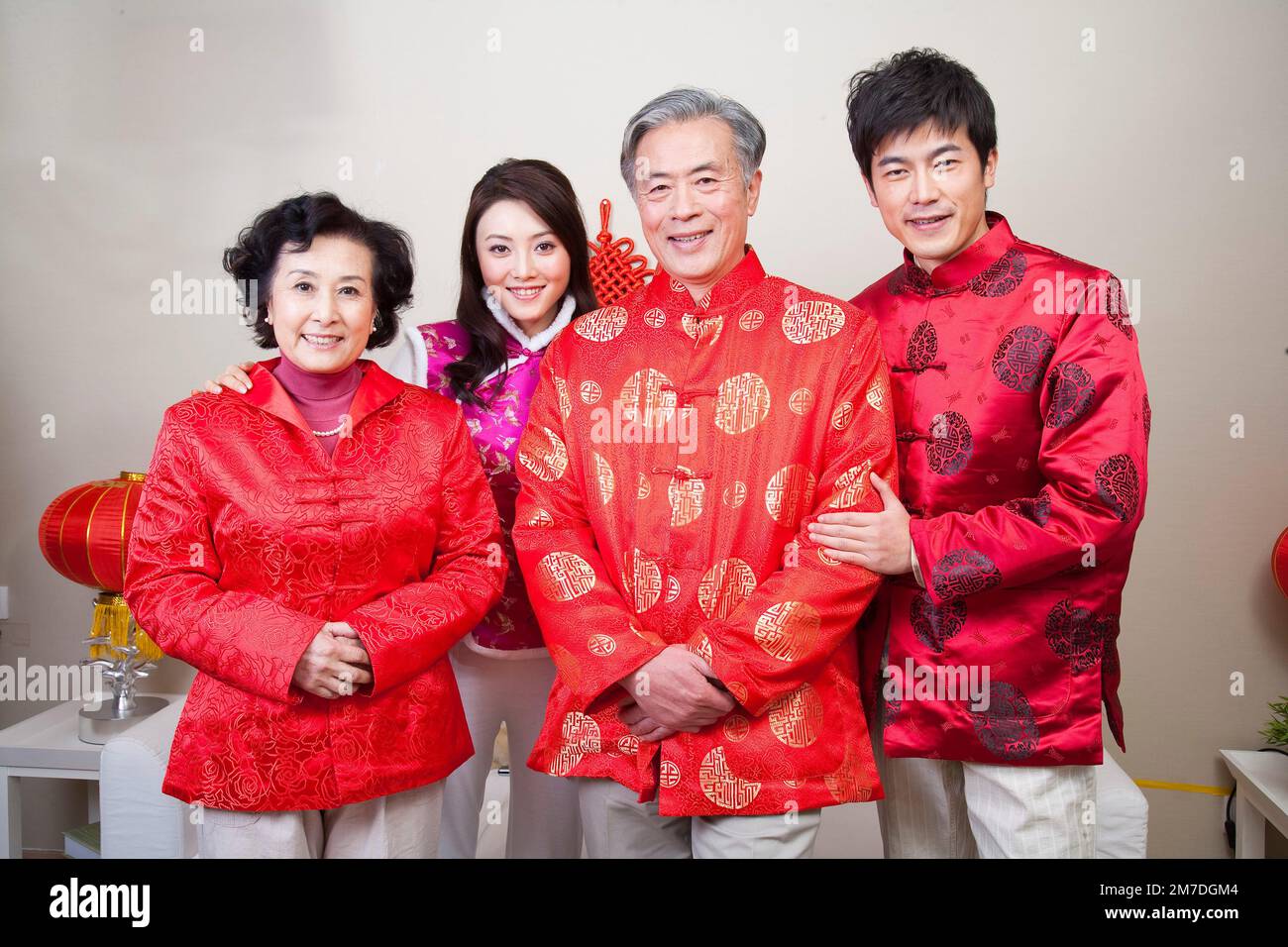 Family life with traditional Chinese style Stock Photo - Alamy
