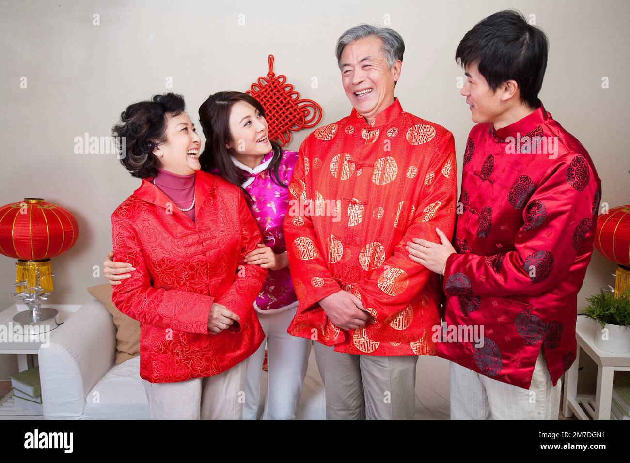 Family life with traditional Chinese style Stock Photo - Alamy