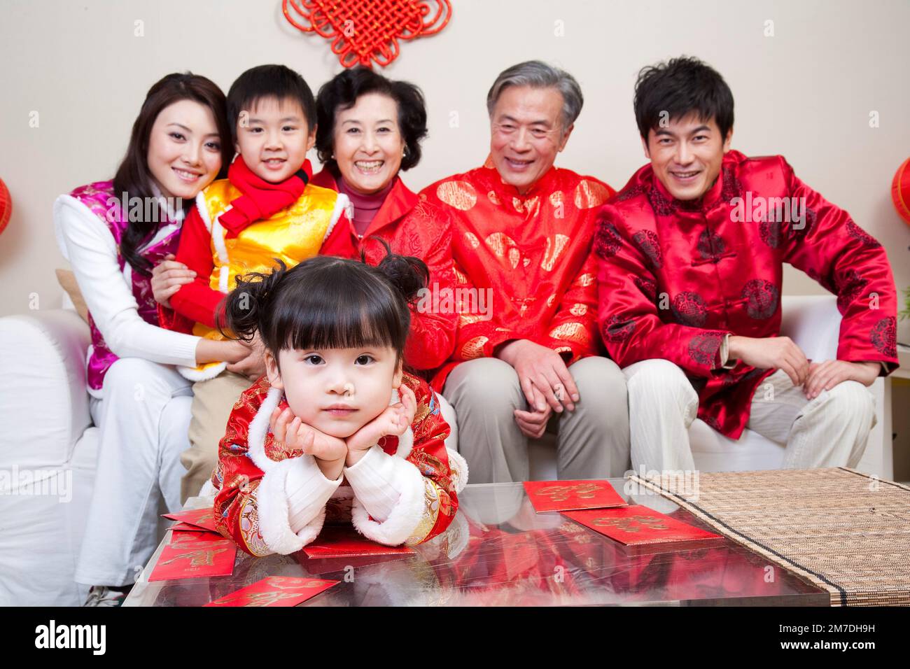 Family life with traditional Chinese style Stock Photo - Alamy
