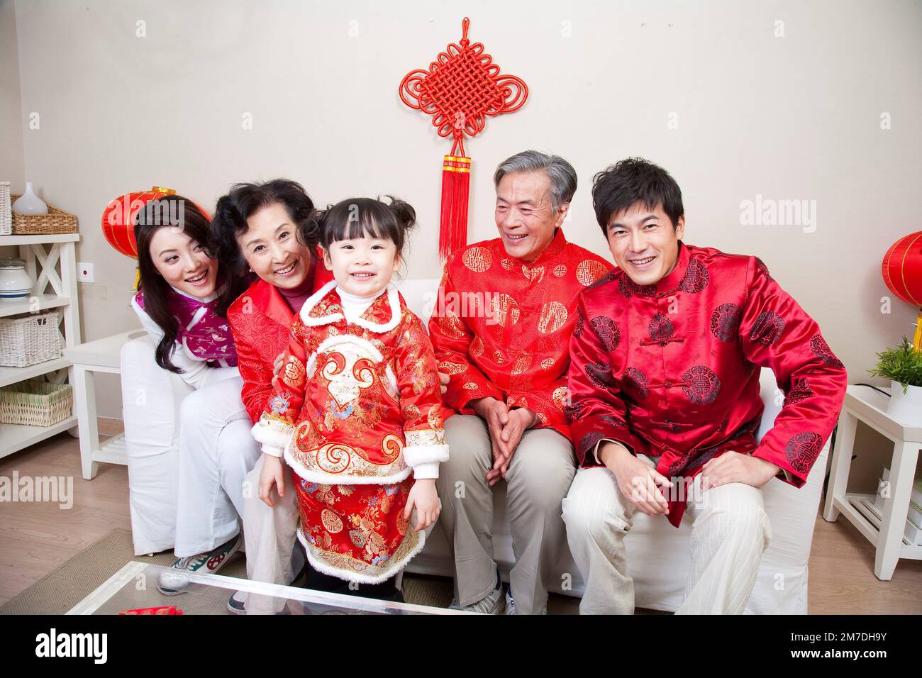 Family life with traditional Chinese style Stock Photo - Alamy