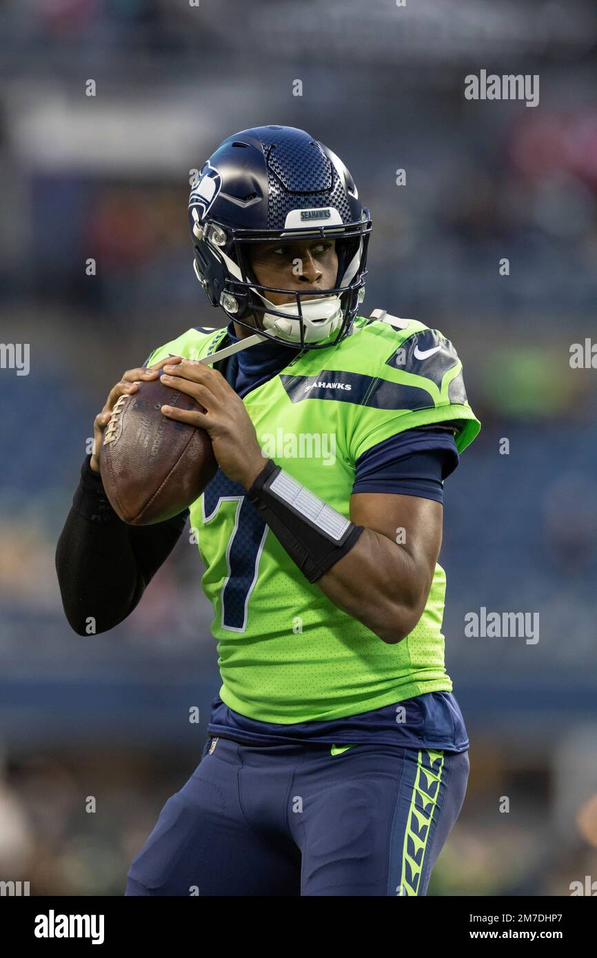 Seattle Seahawks quarterback Geno Smith (7) warms up before playing ...