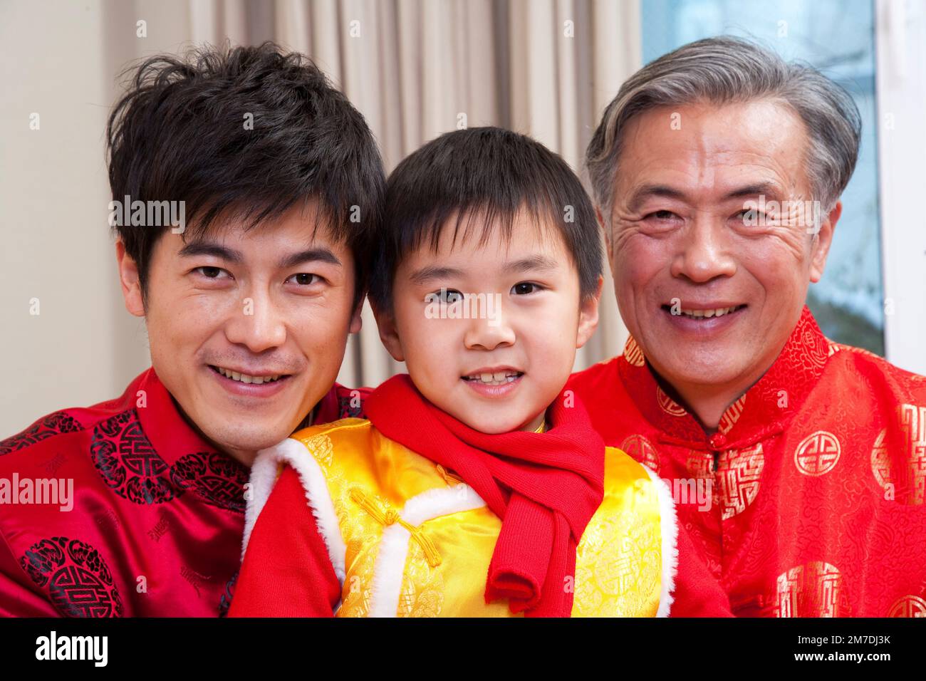 Family life with traditional Chinese style Stock Photo - Alamy
