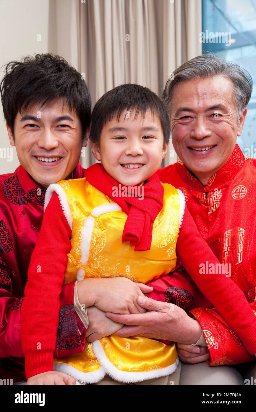 Family life with traditional Chinese style Stock Photo - Alamy