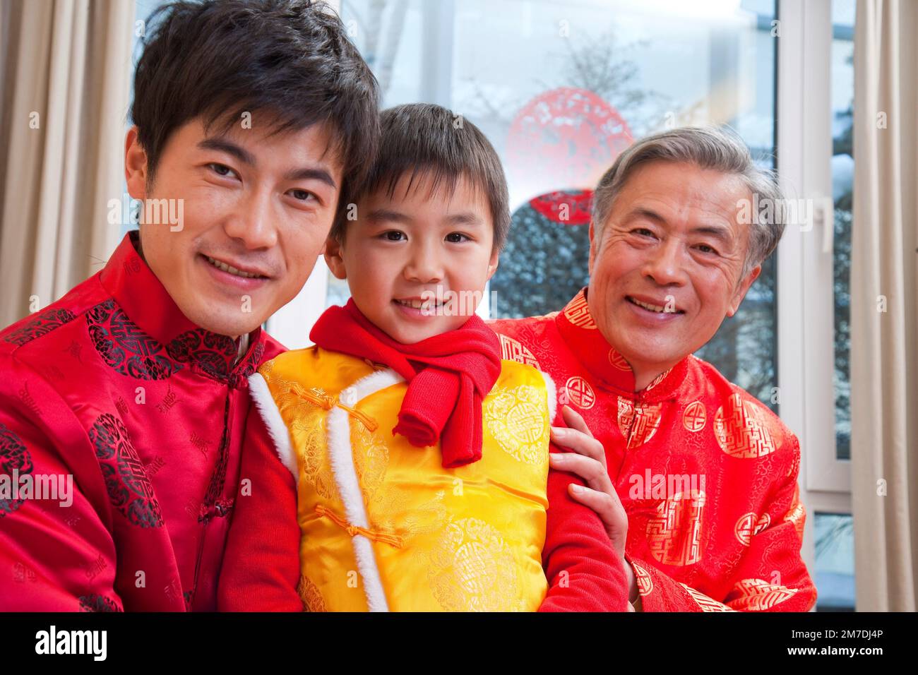 Family life with traditional Chinese style Stock Photo - Alamy
