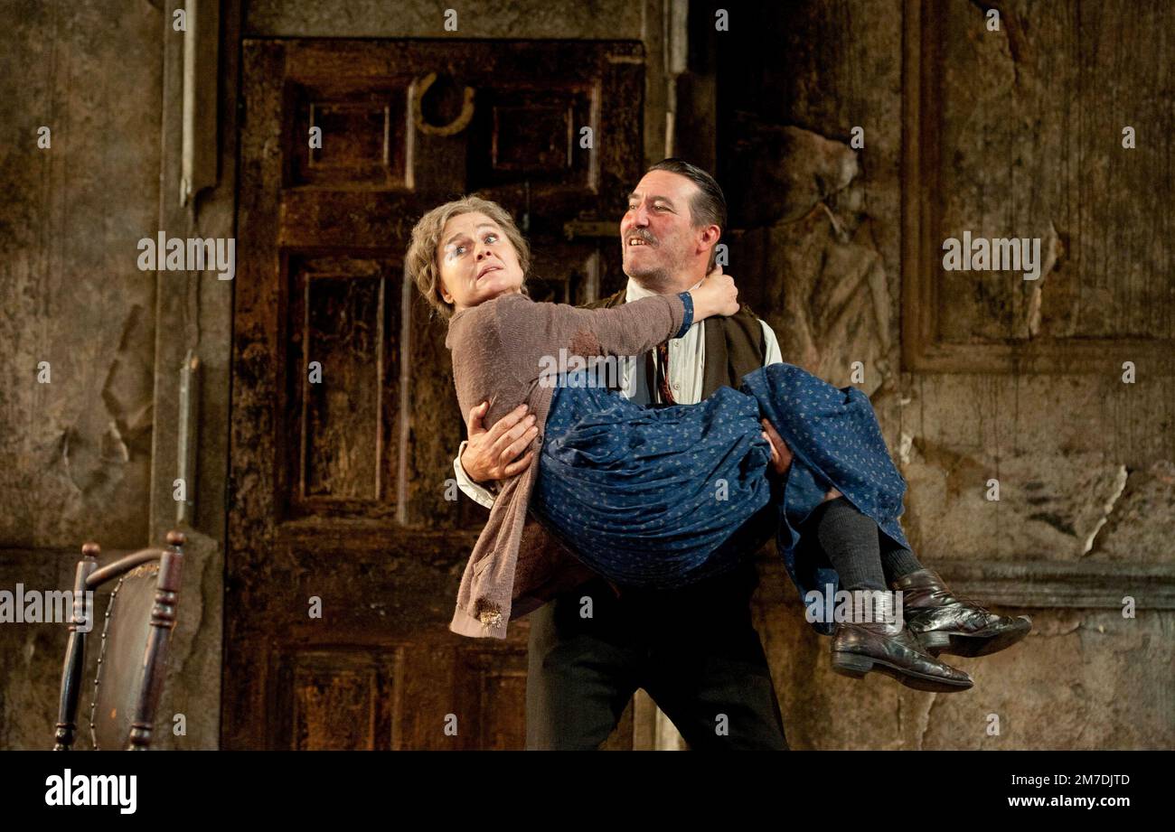 Ciaran Hinds (Captain Jack Boyle), Sinead Cusack (Juno Boyle) in JUNO ...