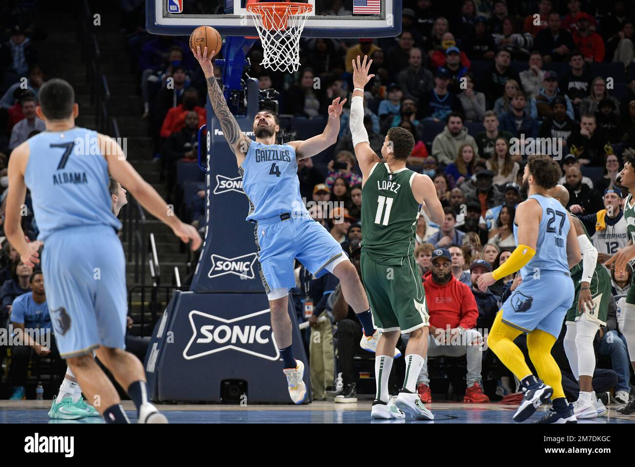 Memphis Grizzlies center Steven Adams (4) shoots ahead of Milwaukee ...