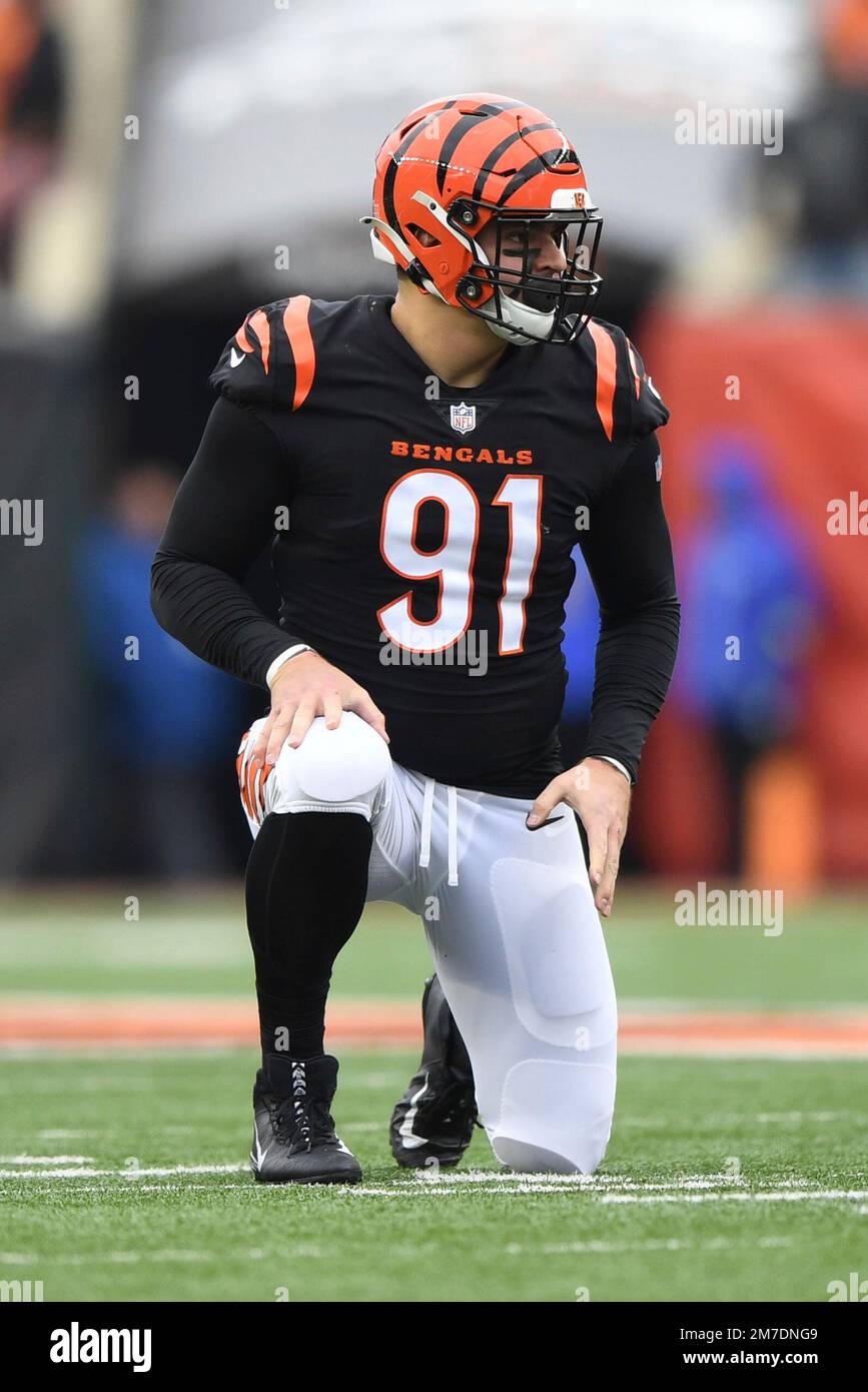 Cincinnati Bengals defensive end Trey Hendrickson (91) lines up for the ...