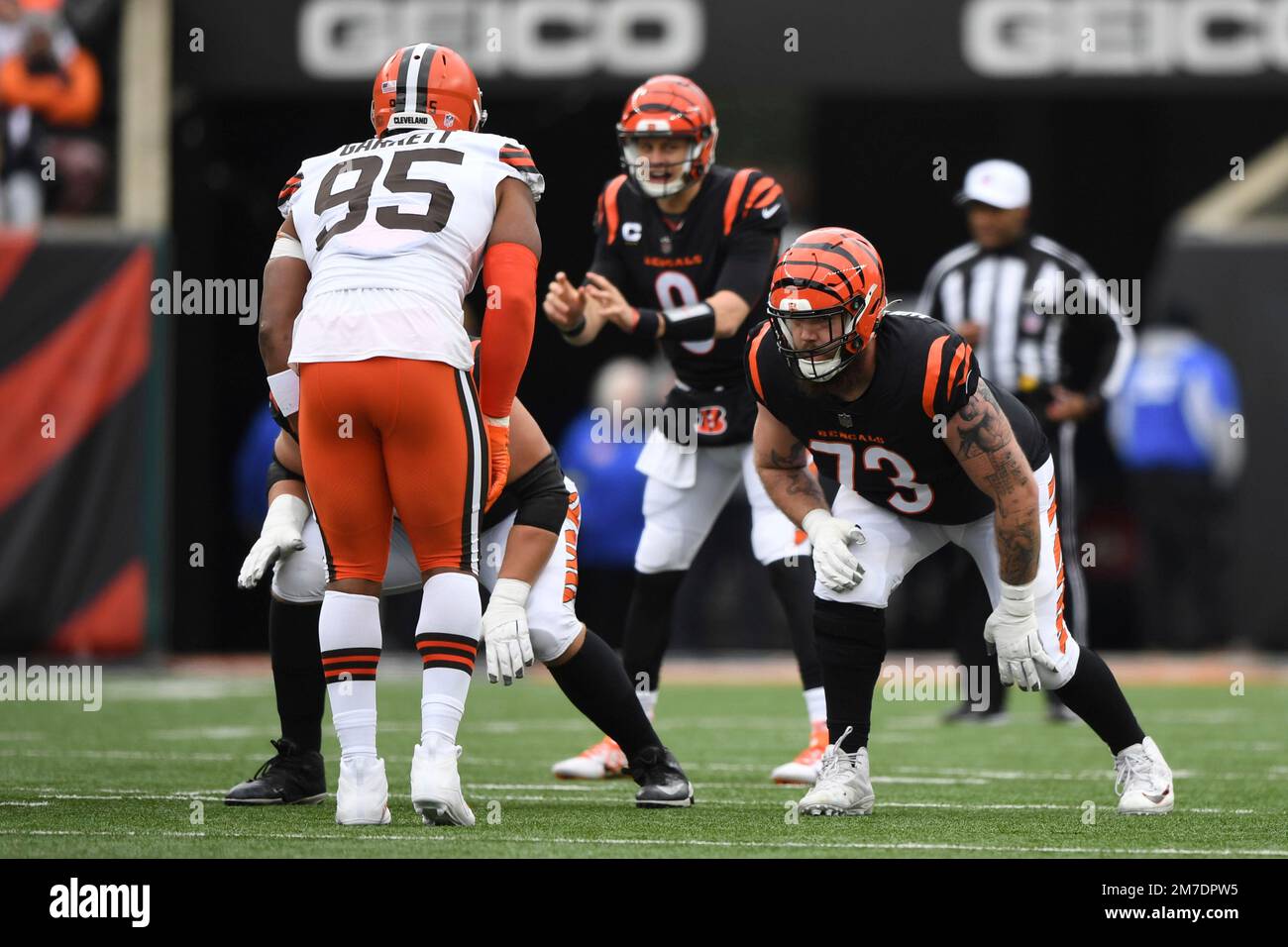 Cincinnati Bengals offensive tackle Jonah Williams (73) lines up for ...
