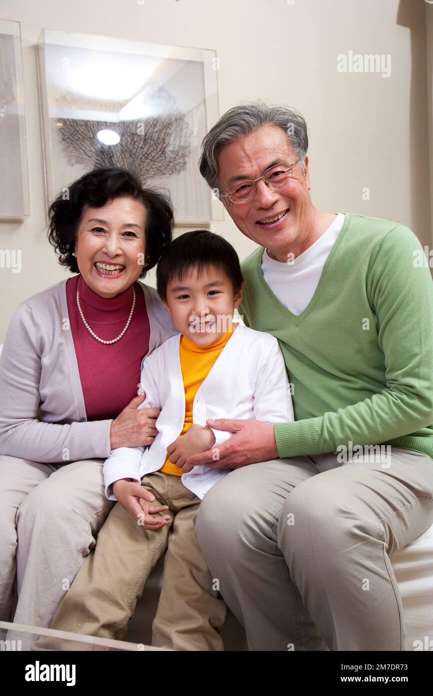 Family life with traditional Chinese style Stock Photo - Alamy