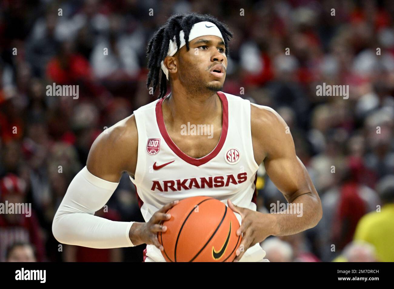 Arkansas guard Ricky Council IV (1) runs a play against Missouri during ...