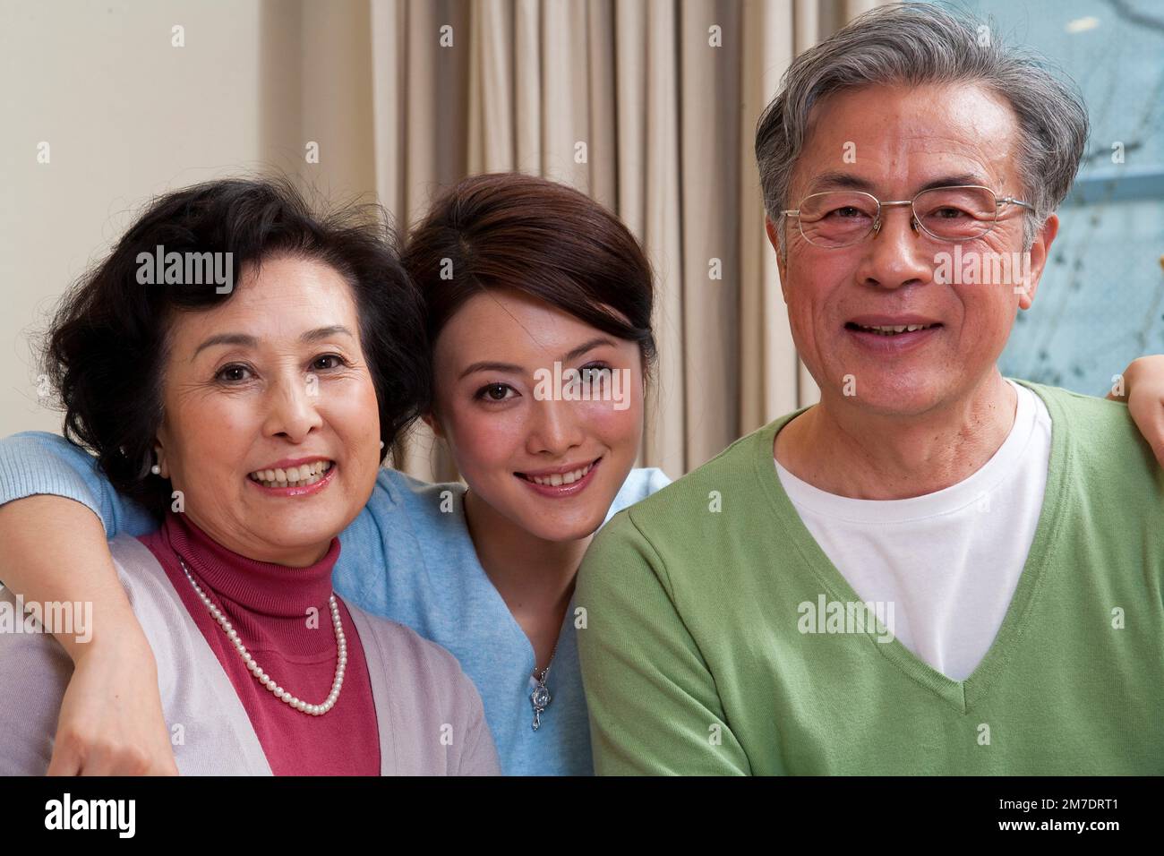 Family life with traditional Chinese style Stock Photo - Alamy