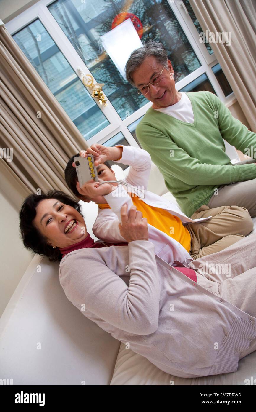 Family life with traditional Chinese style Stock Photo - Alamy