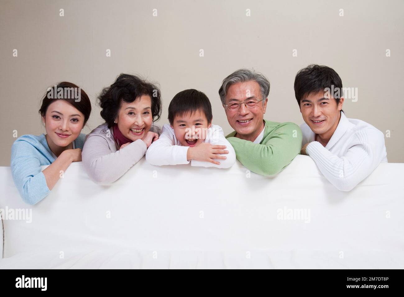 Family life with traditional Chinese style Stock Photo - Alamy