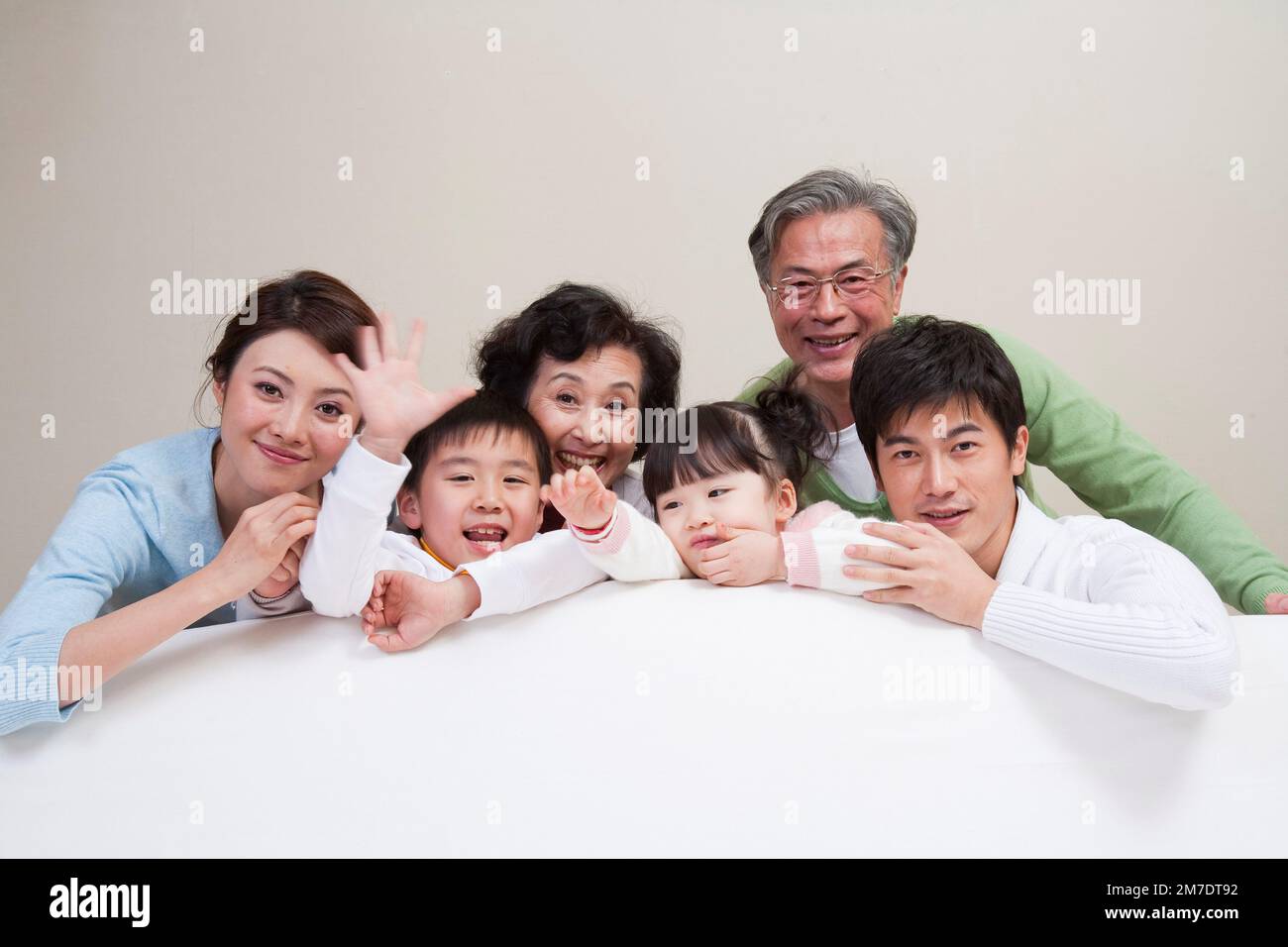 Family life with traditional Chinese style Stock Photo - Alamy
