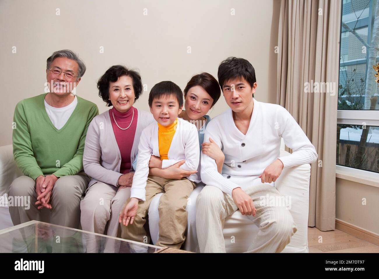 Family life with traditional Chinese style Stock Photo - Alamy