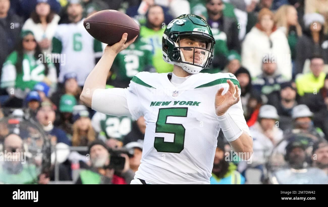 New York Jets quarterback Mike White (5) against the Seattle Seahawks ...