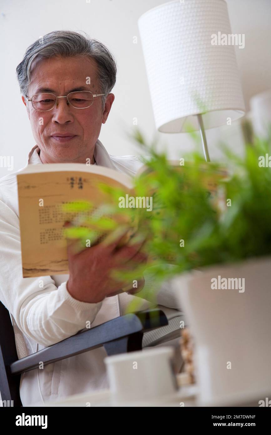Old man in his 60s Stock Photo - Alamy
