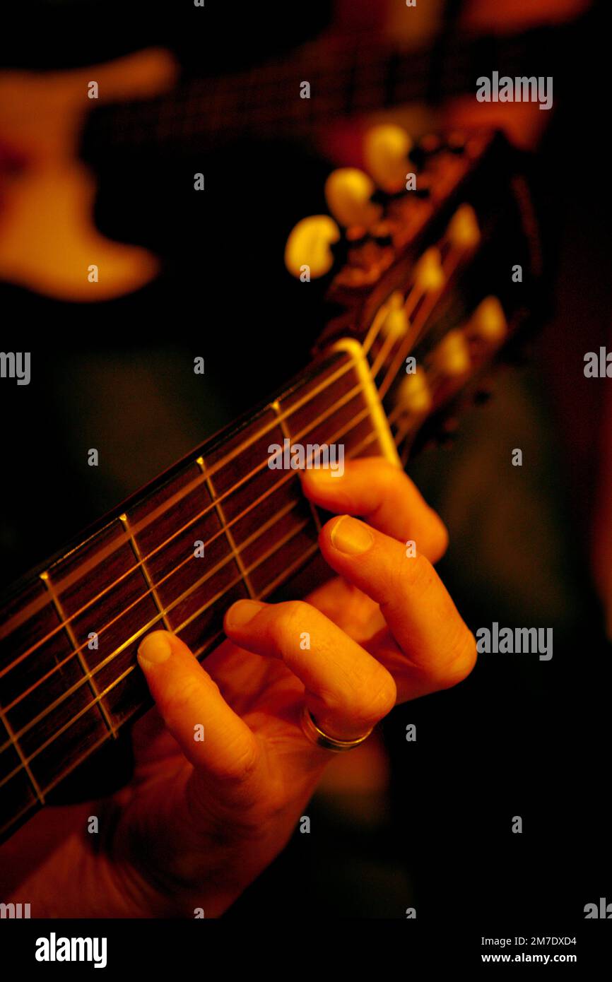 Guitar players hand hi-res stock photography and images - Alamy