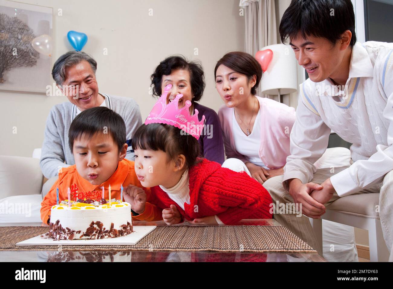 Family life with traditional Chinese style Stock Photo - Alamy