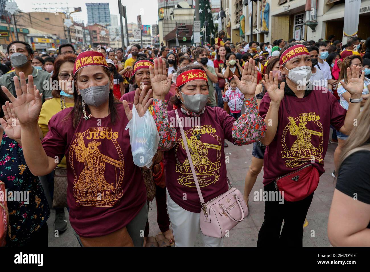 Manila, Philippines. 9th Jan, 2023. Filipino Catholic devotees pray in ...