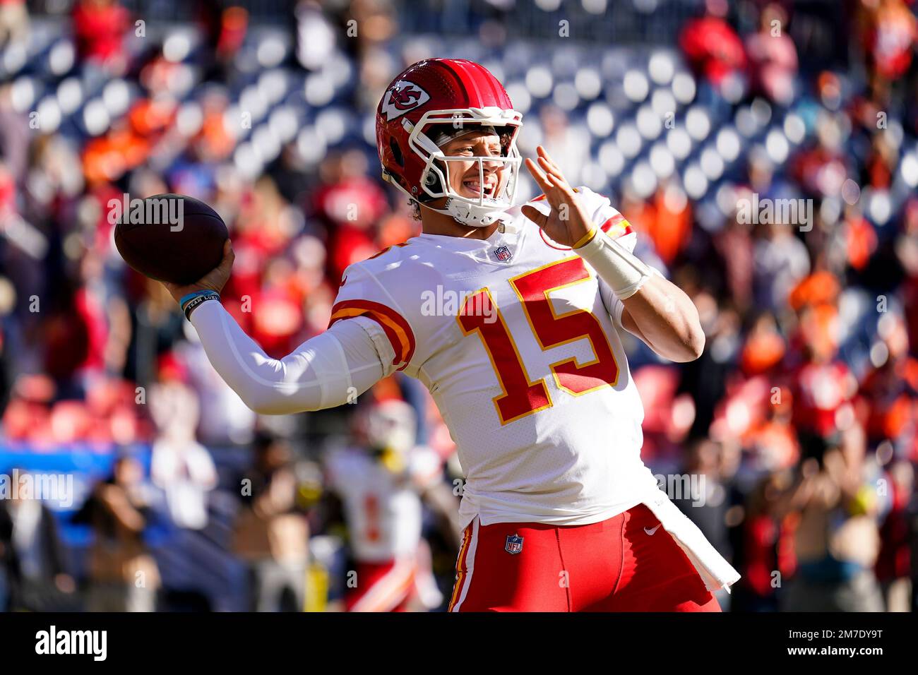 Kansas City Chiefs quarterback Patrick Mahomes warms up against the ...