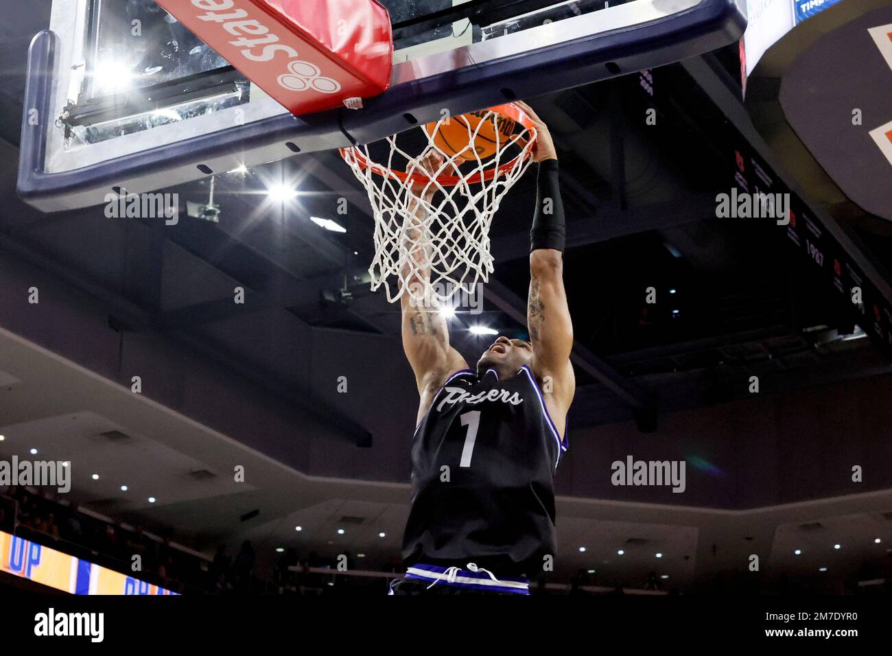 Georgia State guard Dwon Odom slam dunks the ball against Auburn during ...