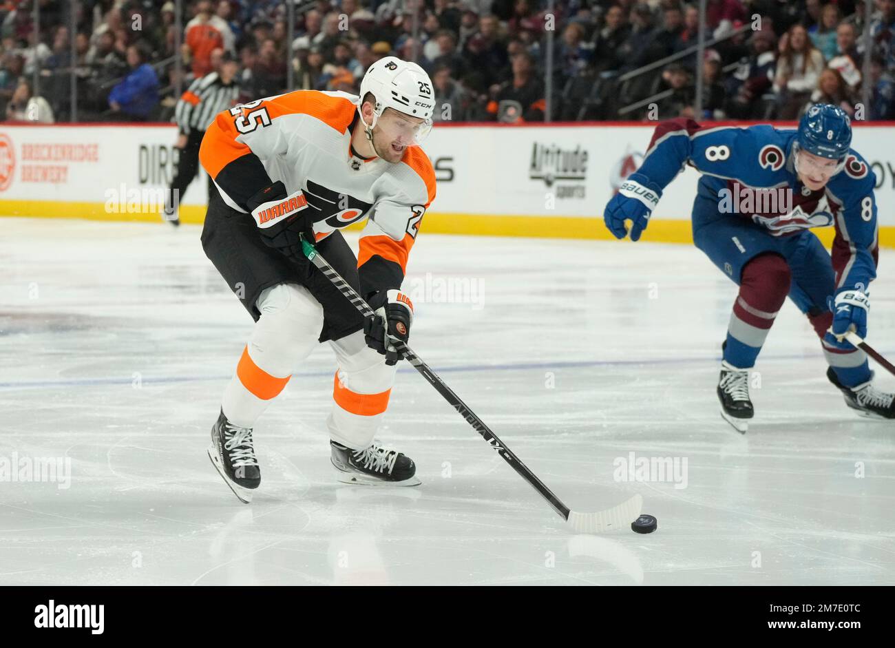 Philadelphia Flyers left wing James van Riemsdyk (25) in the second ...