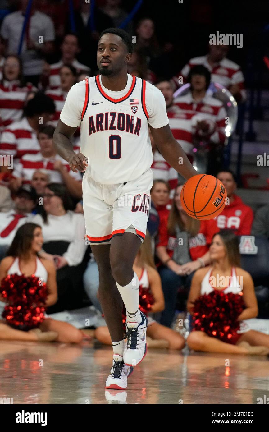 Arizona guard Courtney Ramey (0) during the first half of an NCAA ...